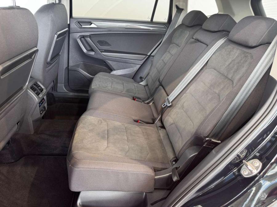 Melns Volkswagen Tiguan Allspace 2020 Šauļi, ar dzinēja tilpumu 1.97 L un nobraukumu 198 tūkst. km par 19600 €, foto 24 vietnē AUTOMOTO.COM.LV