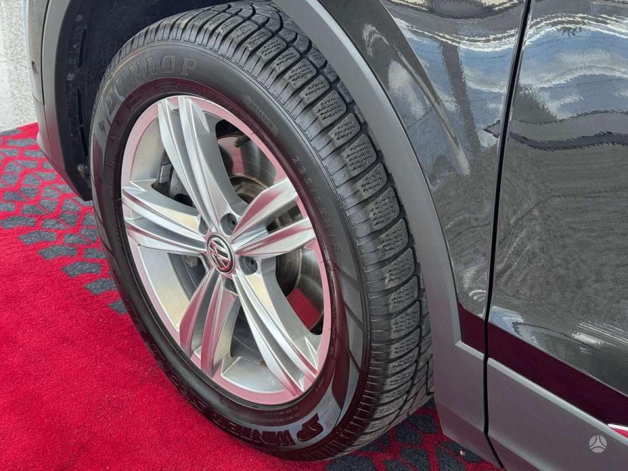 Melns Volkswagen Tiguan Allspace 2020 Šauļi, ar dzinēja tilpumu 1.97 L un nobraukumu 198 tūkst. km par 19600 €, foto 29 vietnē AUTOMOTO.COM.LV