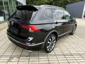 Black Volkswagen Tiguan Allspace 2020 in Kaunas, with an engine capacity of 1.50 L and mileage of 190 thousand km for 19900 €, photo 4 on AUTOMOTO.COM.LV