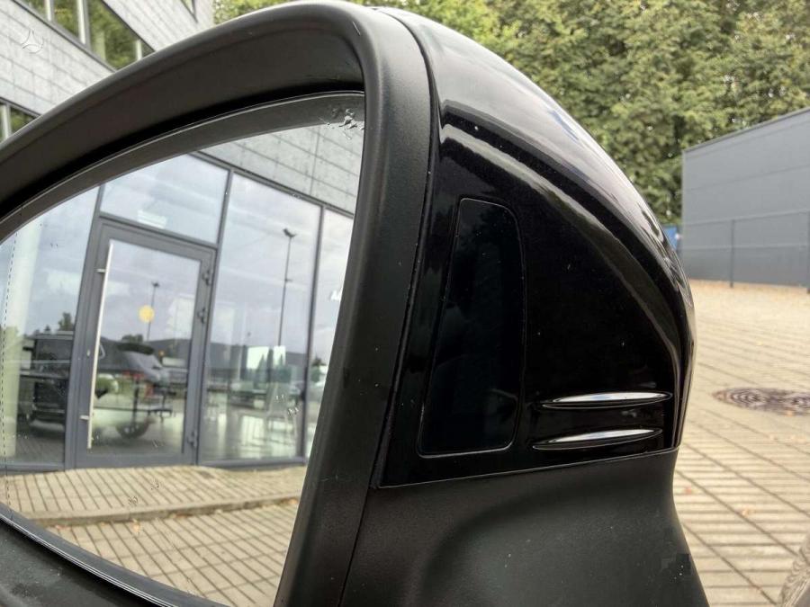 Black Volkswagen Tiguan Allspace 2020 in Kaunas, with an engine capacity of 1.50 L and mileage of 190 thousand km for 19900 €, photo 8 on AUTOMOTO.COM.LV