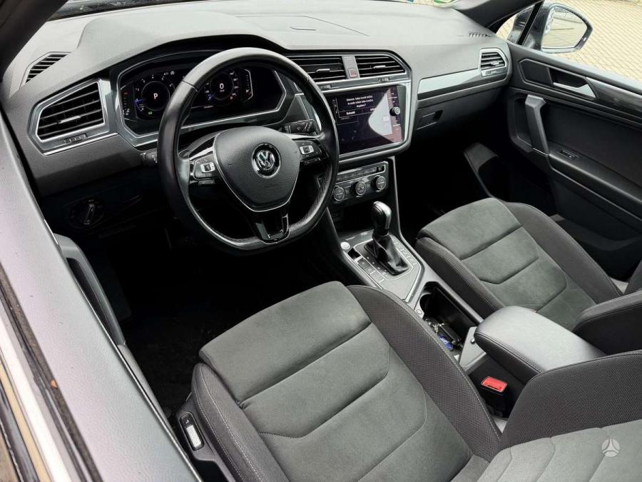 Black Volkswagen Tiguan Allspace 2020 in Kaunas, with an engine capacity of 1.50 L and mileage of 190 thousand km for 19900 €, photo 9 on AUTOMOTO.COM.LV