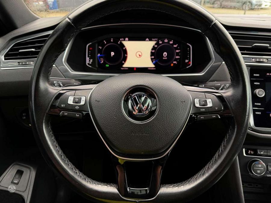 Black Volkswagen Tiguan Allspace 2020 in Kaunas, with an engine capacity of 1.50 L and mileage of 190 thousand km for 19900 €, photo 11 on AUTOMOTO.COM.LV