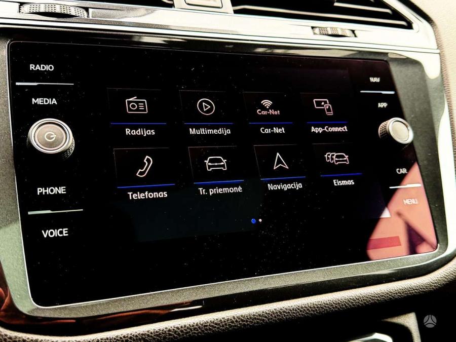 Black Volkswagen Tiguan Allspace 2020 in Kaunas, with an engine capacity of 1.50 L and mileage of 190 thousand km for 19900 €, photo 12 on AUTOMOTO.COM.LV