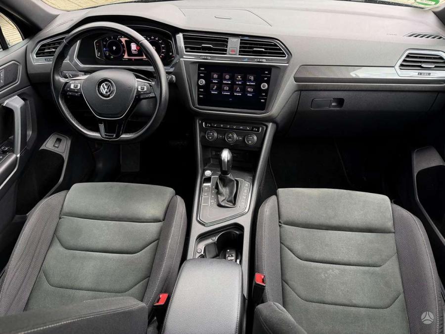 Black Volkswagen Tiguan Allspace 2020 in Kaunas, with an engine capacity of 1.50 L and mileage of 190 thousand km for 19900 €, photo 14 on AUTOMOTO.COM.LV
