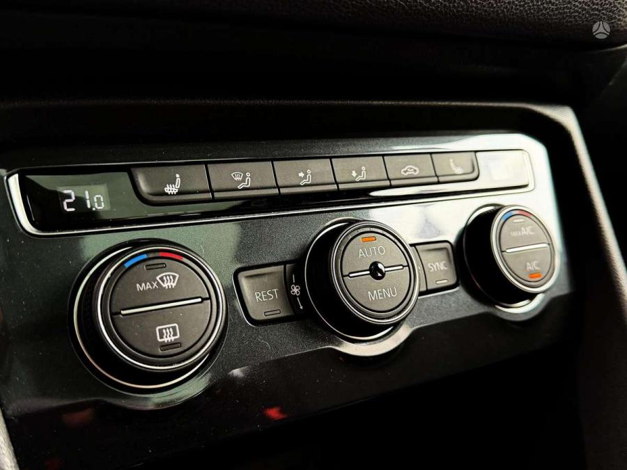 Black Volkswagen Tiguan Allspace 2020 in Kaunas, with an engine capacity of 1.50 L and mileage of 190 thousand km for 19900 €, photo 16 on AUTOMOTO.COM.LV