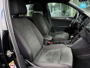 Black Volkswagen Tiguan Allspace 2020 in Kaunas, with an engine capacity of 1.50 L and mileage of 190 thousand km for 19900 €, photo 17 on AUTOMOTO.COM.LV