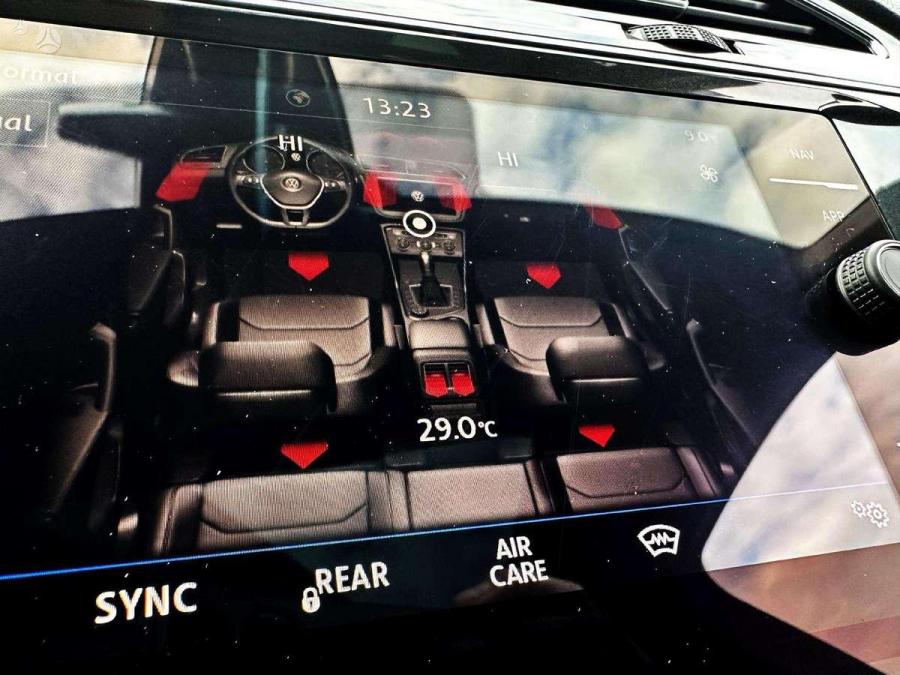Black Volkswagen Tiguan Allspace 2020 in Kaunas, with an engine capacity of 1.50 L and mileage of 190 thousand km for 19900 €, photo 18 on AUTOMOTO.COM.LV