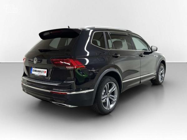 Melns Volkswagen Tiguan Allspace 2021 Kauņa, ar dzinēja tilpumu 1.50 L un nobraukumu 51 tūkst. km par 32690 €, foto 5 vietnē AUTOMOTO.COM.LV