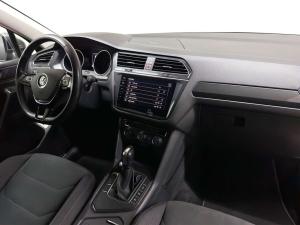 Melns Volkswagen Tiguan Allspace 2021 Kauņa, ar dzinēja tilpumu 1.50 L un nobraukumu 51 tūkst. km par 32690 €, foto 10 vietnē AUTOMOTO.COM.LV