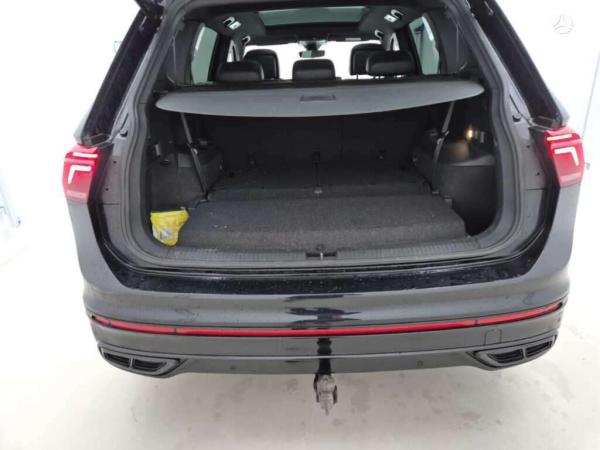 Melns Volkswagen Tiguan Allspace 2021 Šauļi, ar dzinēja tilpumu 1.50 L un nobraukumu 184 tūkst. km par 26999 €, foto 4 vietnē AUTOMOTO.COM.LV