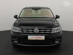 Black Volkswagen Tiguan Allspace 2021 in Vilnius, with an engine capacity of 2.00 L and mileage of 191 thousand km for 19499 €, photo 3 on AUTOMOTO.COM.LV