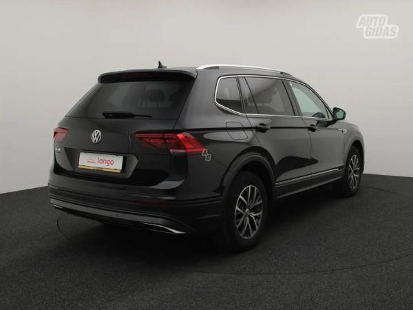Melns Volkswagen Tiguan Allspace 2021 Viļņa, ar dzinēja tilpumu 2.00 L un nobraukumu 191 tūkst. km par 19499 €, foto 8 vietnē AUTOMOTO.COM.LV