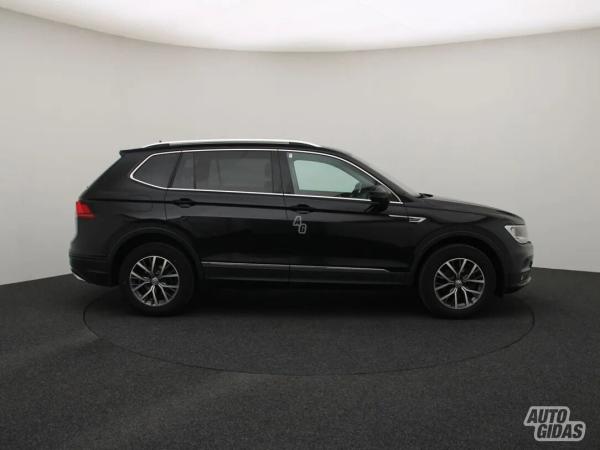 Melns Volkswagen Tiguan Allspace 2021 Viļņa, ar dzinēja tilpumu 2.00 L un nobraukumu 191 tūkst. km par 19499 €, foto 9 vietnē AUTOMOTO.COM.LV