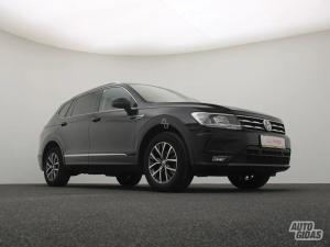 Black Volkswagen Tiguan Allspace 2021 in Vilnius, with an engine capacity of 2.00 L and mileage of 191 thousand km for 19499 €, photo 11 on AUTOMOTO.COM.LV