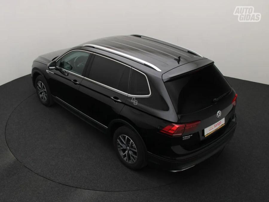 Black Volkswagen Tiguan Allspace 2021 in Vilnius, with an engine capacity of 2.00 L and mileage of 191 thousand km for 19499 €, photo 12 on AUTOMOTO.COM.LV