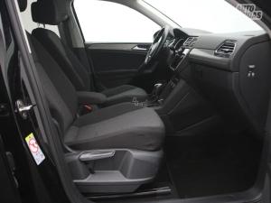 Black Volkswagen Tiguan Allspace 2021 in Vilnius, with an engine capacity of 2.00 L and mileage of 191 thousand km for 19499 €, photo 14 on AUTOMOTO.COM.LV