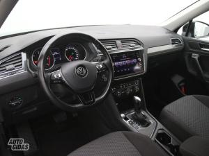 Black Volkswagen Tiguan Allspace 2021 in Vilnius, with an engine capacity of 2.00 L and mileage of 191 thousand km for 19499 €, photo 16 on AUTOMOTO.COM.LV
