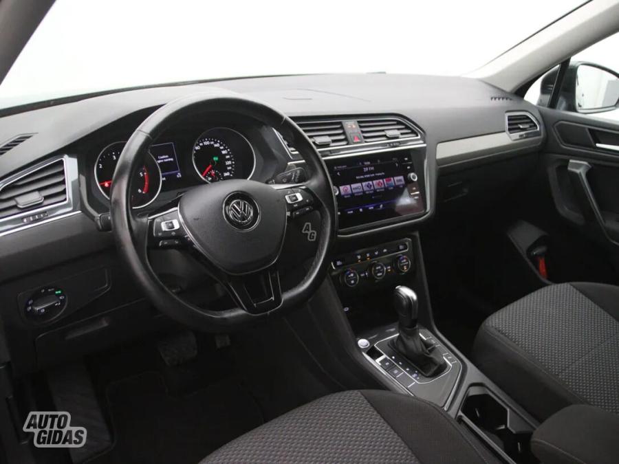 Black Volkswagen Tiguan Allspace 2021 in Vilnius, with an engine capacity of 2.00 L and mileage of 191 thousand km for 19499 €, photo 16 on AUTOMOTO.COM.LV