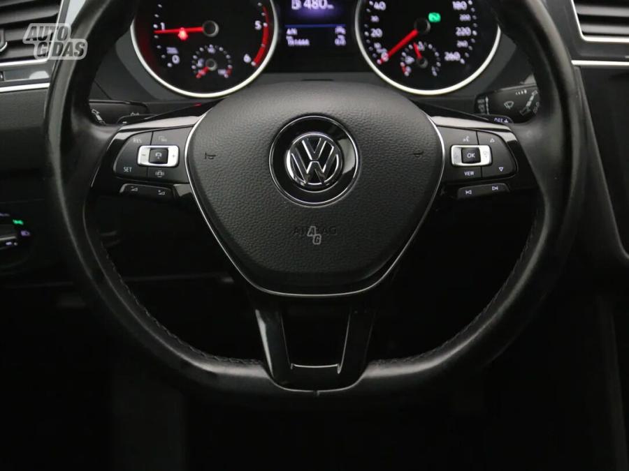 Black Volkswagen Tiguan Allspace 2021 in Vilnius, with an engine capacity of 2.00 L and mileage of 191 thousand km for 19499 €, photo 18 on AUTOMOTO.COM.LV