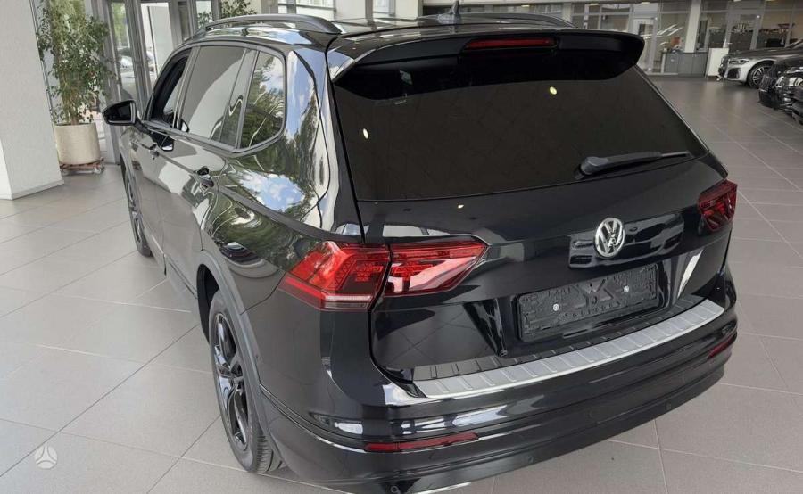 Черный Фольксваген Tiguan Allspace 2021 в Мариямполе, объемом двигателя 1.50 л и пробегом 204 тыс. км за 19999 €, фото 5 на AUTOMOTO.COM.LV