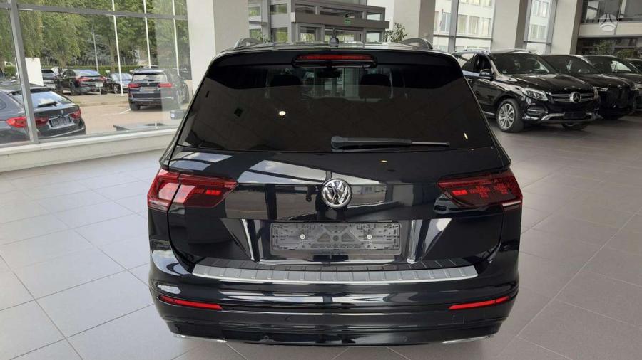 Черный Фольксваген Tiguan Allspace 2021 в Мариямполе, объемом двигателя 1.50 л и пробегом 204 тыс. км за 19999 €, фото 6 на AUTOMOTO.COM.LV