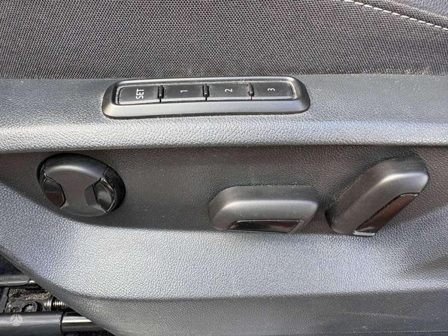 Melns Volkswagen Tiguan Allspace 2021 Viļņa, ar dzinēja tilpumu 1.97 L un nobraukumu 200 tūkst. km par 22200 €, foto 16 vietnē AUTOMOTO.COM.LV