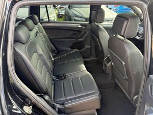 Melns Volkswagen Tiguan Allspace 2021 Viļņa, ar dzinēja tilpumu 1.97 L un nobraukumu 200 tūkst. km par 22200 €, foto 21 vietnē AUTOMOTO.COM.LV