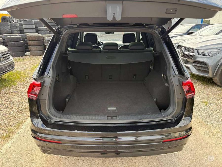 Melns Volkswagen Tiguan Allspace 2021 Viļņa, ar dzinēja tilpumu 1.97 L un nobraukumu 200 tūkst. km par 22200 €, foto 36 vietnē AUTOMOTO.COM.LV