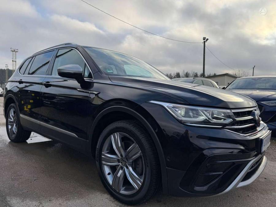 Melns Volkswagen Tiguan Allspace 2021 Viļņa, ar dzinēja tilpumu 2.00 L un nobraukumu 148 tūkst. km par 22800 €, foto 3 vietnē AUTOMOTO.COM.LV