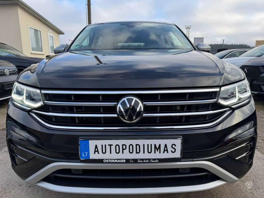 Melns Volkswagen Tiguan Allspace 2021 Viļņa, ar dzinēja tilpumu 2.00 L un nobraukumu 148 tūkst. km par 22800 €, foto 4 vietnē AUTOMOTO.COM.LV