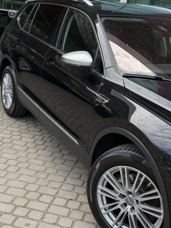 Black Volkswagen Tiguan Allspace 2021 in Klaipeda, with an engine capacity of 1.97 L and mileage of 225 thousand km for 18800 €, photo 9 on AUTOMOTO.COM.LV