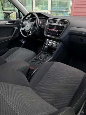 Melns Volkswagen Tiguan Allspace 2021 Klaipėda, ar dzinēja tilpumu 1.97 L un nobraukumu 225 tūkst. km par 18800 €, foto 24 vietnē AUTOMOTO.COM.LV