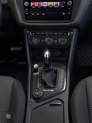 Melns Volkswagen Tiguan Allspace 2021 Klaipėda, ar dzinēja tilpumu 1.97 L un nobraukumu 225 tūkst. km par 18800 €, foto 25 vietnē AUTOMOTO.COM.LV