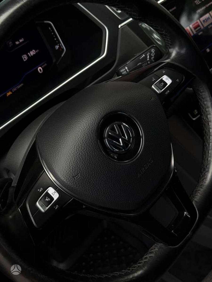 Melns Volkswagen Tiguan Allspace 2021 Klaipėda, ar dzinēja tilpumu 1.97 L un nobraukumu 225 tūkst. km par 18800 €, foto 33 vietnē AUTOMOTO.COM.LV