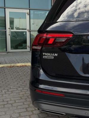 Melns Volkswagen Tiguan Allspace 2021 Klaipėda, ar dzinēja tilpumu 1.97 L un nobraukumu 225 tūkst. km par 18800 €, foto 35 vietnē AUTOMOTO.COM.LV
