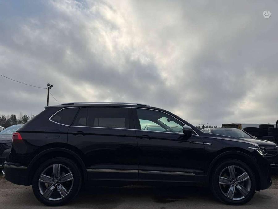 Melns Volkswagen Tiguan Allspace 2021 Viļņa, ar dzinēja tilpumu 2.00 L un nobraukumu 148 tūkst. km par 22400 €, foto 6 vietnē AUTOMOTO.COM.LV