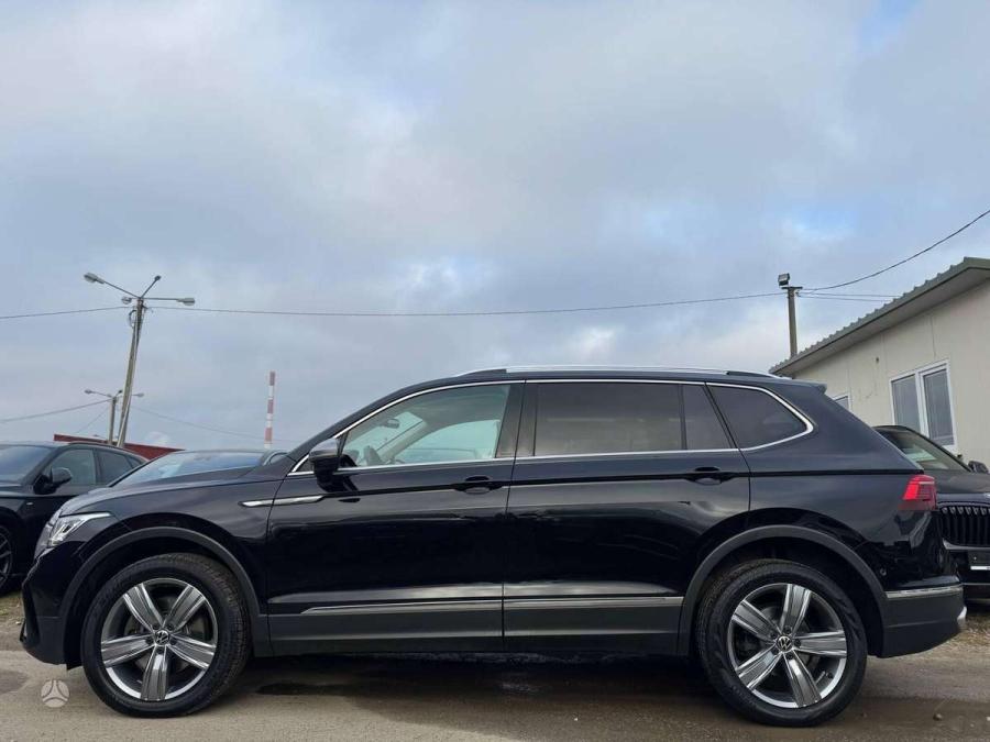 Melns Volkswagen Tiguan Allspace 2021 Viļņa, ar dzinēja tilpumu 2.00 L un nobraukumu 148 tūkst. km par 22400 €, foto 7 vietnē AUTOMOTO.COM.LV
