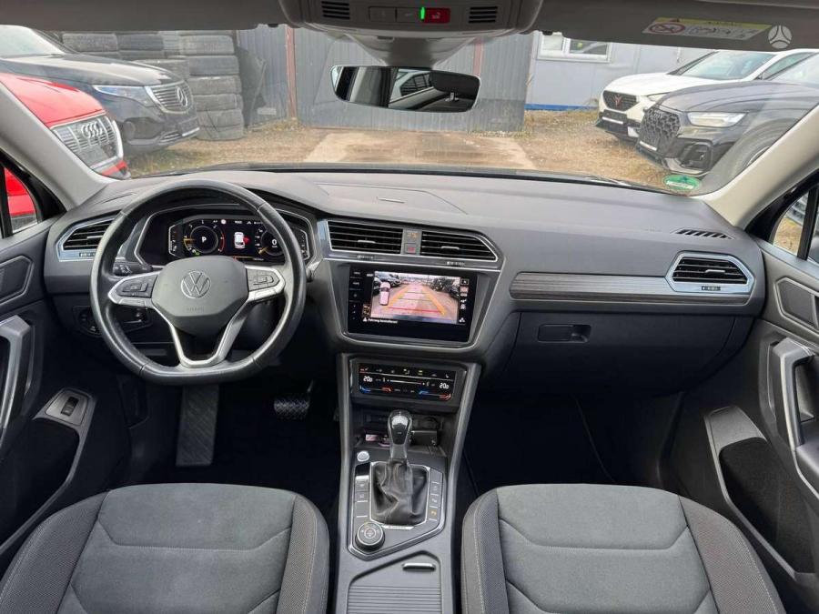 Melns Volkswagen Tiguan Allspace 2021 Viļņa, ar dzinēja tilpumu 2.00 L un nobraukumu 148 tūkst. km par 22400 €, foto 17 vietnē AUTOMOTO.COM.LV
