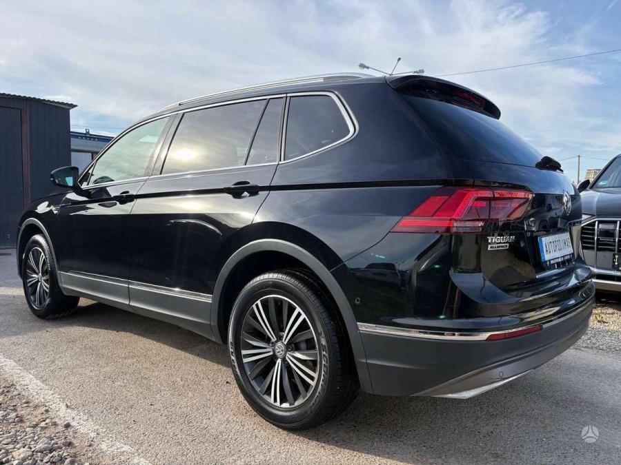 Черный Фольксваген Tiguan Allspace 2021 в Вильнюс, объемом двигателя 1.97 л и пробегом 179 тыс. км за 19600 €, фото 4 на AUTOMOTO.COM.LV