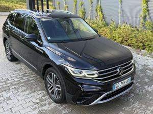 Black Volkswagen Tiguan Allspace 2021 in Vilnius, with an engine capacity of 2.00 L and mileage of 240 thousand km for 16500 €, photo 4 on AUTOMOTO.COM.LV