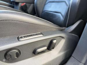 Black Volkswagen Tiguan Allspace 2021 in Vilnius, with an engine capacity of 2.00 L and mileage of 240 thousand km for 16500 €, photo 18 on AUTOMOTO.COM.LV
