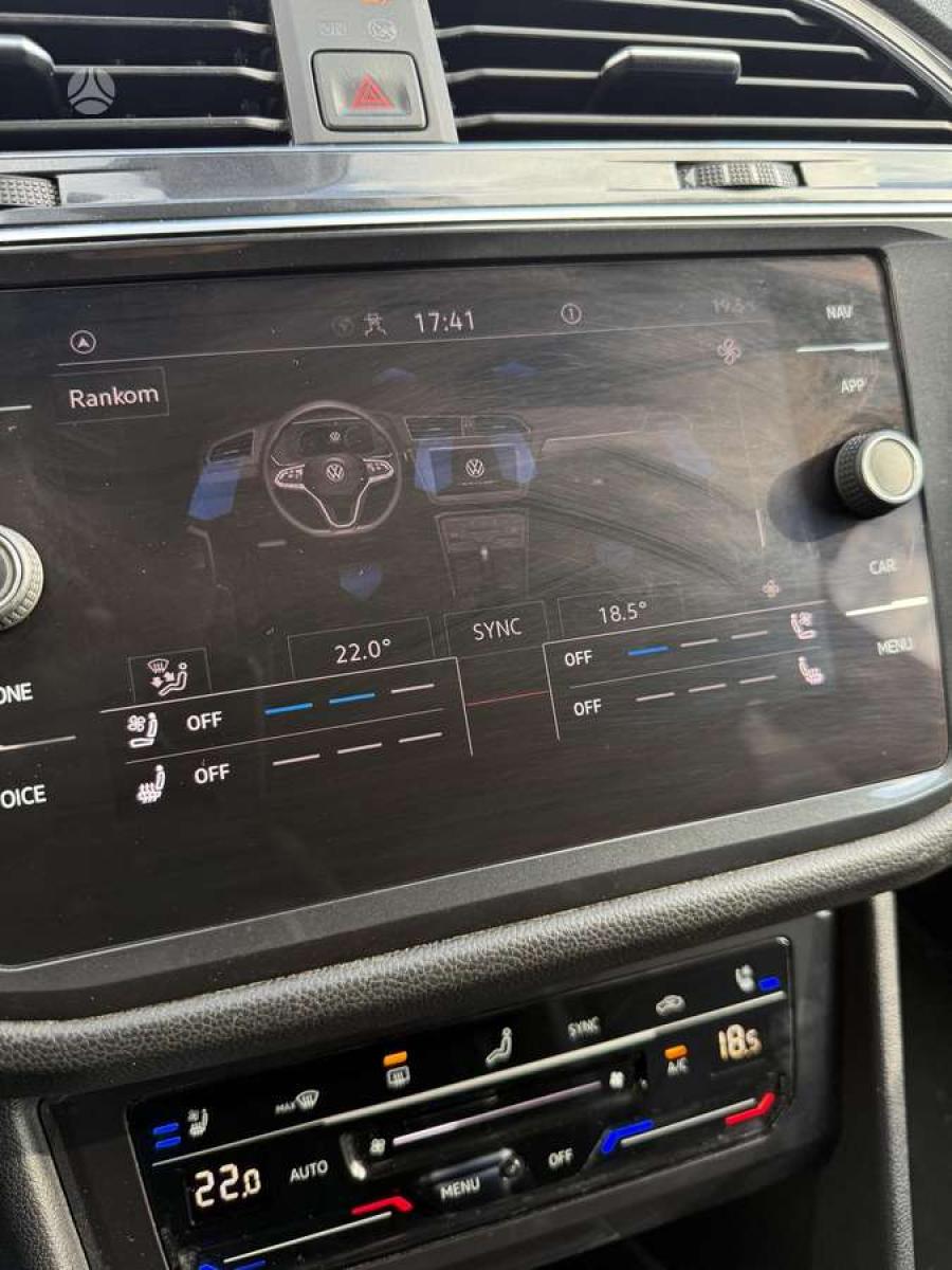 Black Volkswagen Tiguan Allspace 2021 in Vilnius, with an engine capacity of 2.00 L and mileage of 240 thousand km for 16500 €, photo 26 on AUTOMOTO.COM.LV