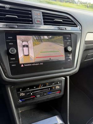 Black Volkswagen Tiguan Allspace 2021 in Vilnius, with an engine capacity of 2.00 L and mileage of 240 thousand km for 16500 €, photo 28 on AUTOMOTO.COM.LV