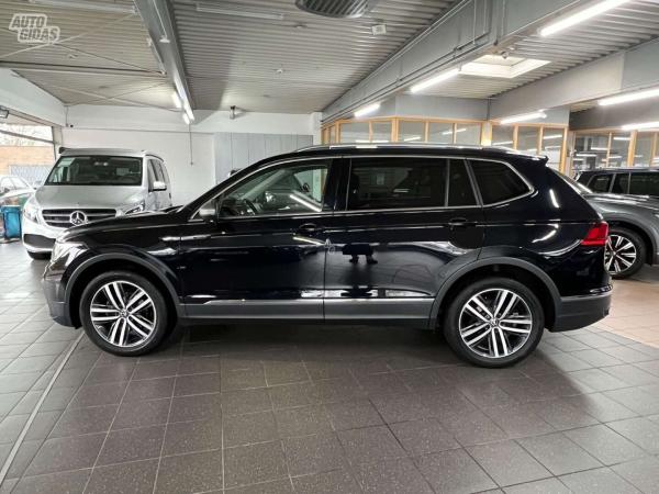 Melns Volkswagen Tiguan Allspace 2022 Kauņa, ar dzinēja tilpumu 1.50 L un nobraukumu 93 tūkst. km par 27981 €, foto 6 vietnē AUTOMOTO.COM.LV
