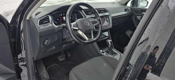 Черный Фольксваген Tiguan Allspace 2022 в Каунас, объемом двигателя 1.50 л и пробегом 180 тыс. км за 21417 €, фото 11 на AUTOMOTO.COM.LV