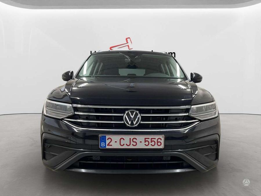 Черный Фольксваген Tiguan Allspace 2022 в Мариямполе, объемом двигателя 1.50 л и пробегом 144 тыс. км за 25398 €, фото 2 на AUTOMOTO.COM.LV
