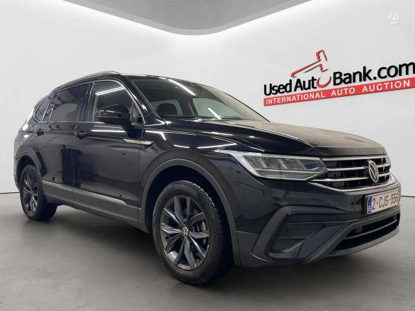 Black Volkswagen Tiguan Allspace 2022 in Marijampole, with an engine capacity of 1.50 L and mileage of 144 thousand km for 25398 €, photo 3 on AUTOMOTO.COM.LV
