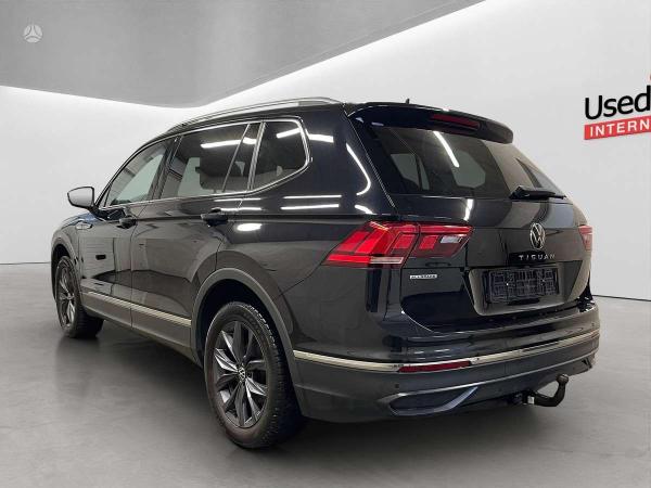 Black Volkswagen Tiguan Allspace 2022 in Marijampole, with an engine capacity of 1.50 L and mileage of 144 thousand km for 25398 €, photo 6 on AUTOMOTO.COM.LV