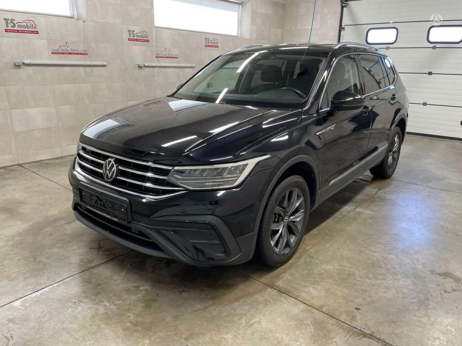 Black Volkswagen Tiguan Allspace 2022 in Marijampole, with an engine capacity of 1.50 L and mileage of 156 thousand km for 21768 €, photo 1 on AUTOMOTO.COM.LV