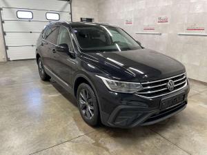 Black Volkswagen Tiguan Allspace 2022 in Marijampole, with an engine capacity of 1.50 L and mileage of 156 thousand km for 21768 €, photo 4 on AUTOMOTO.COM.LV